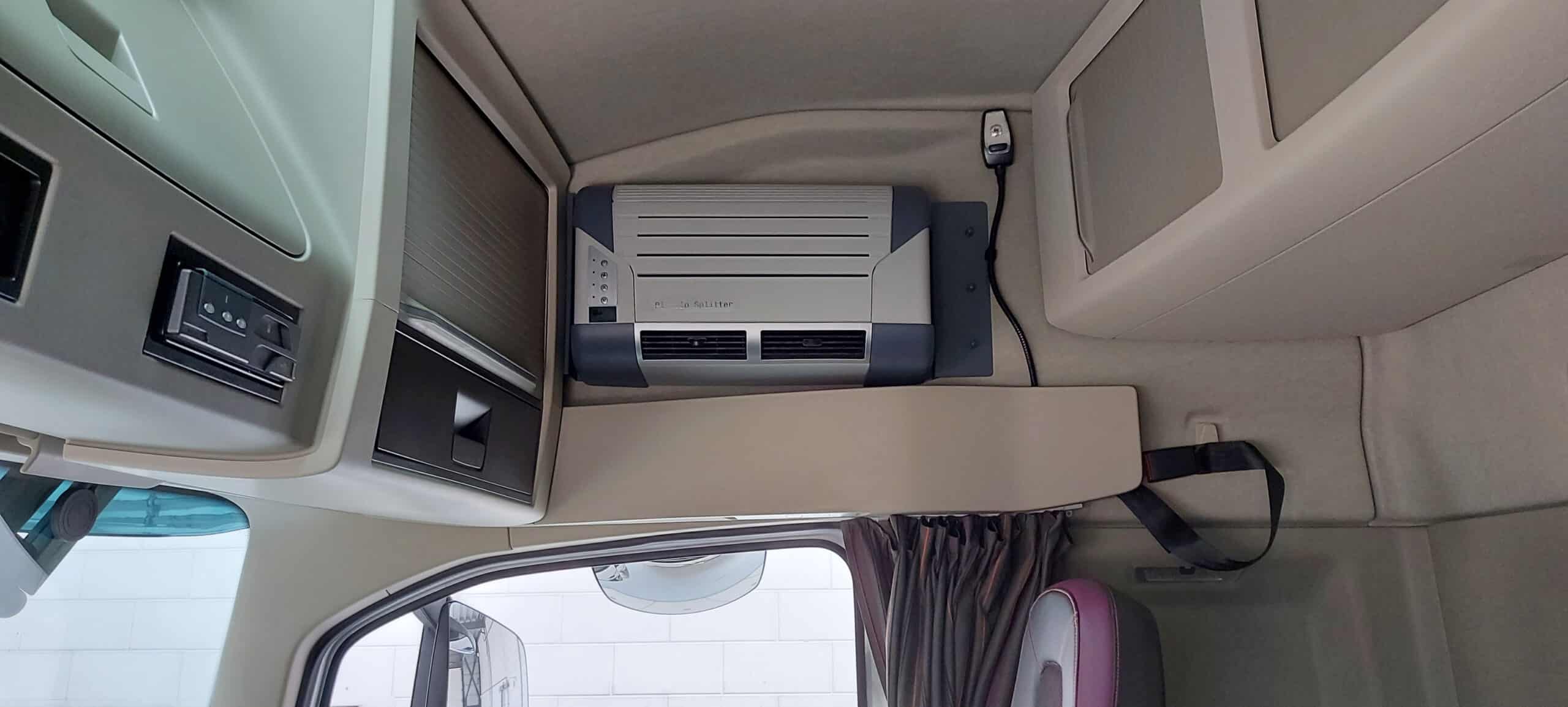 Piccolo Splitter - Cabin Air Conditioning Installation - Rietveld